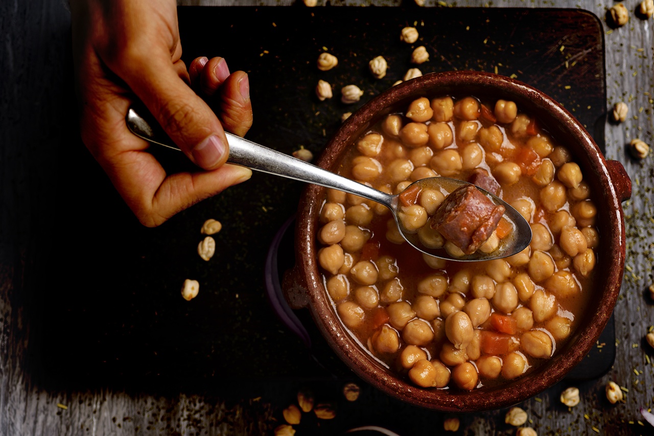 Receita de Grão-de-bico com linguiça e pimenta