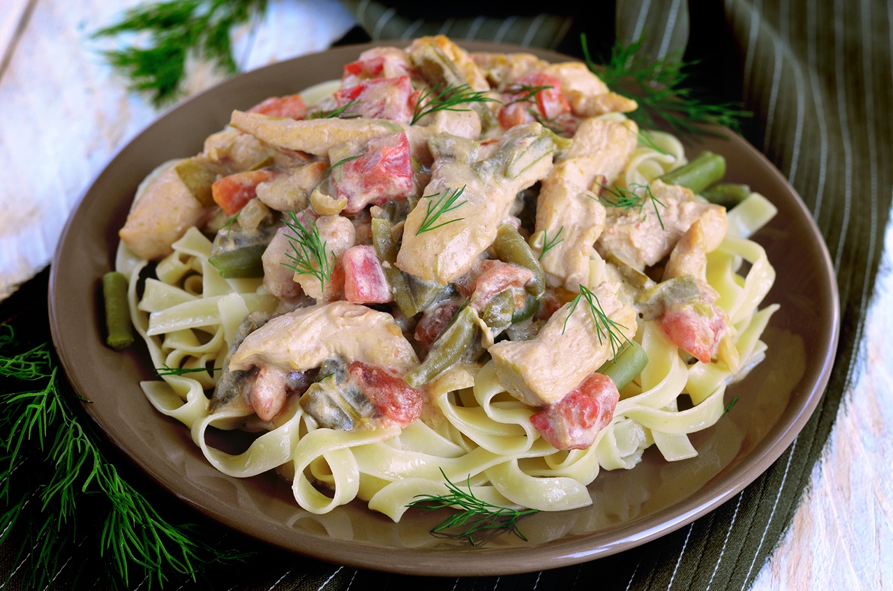 Receita de Massa com frango e molho branco