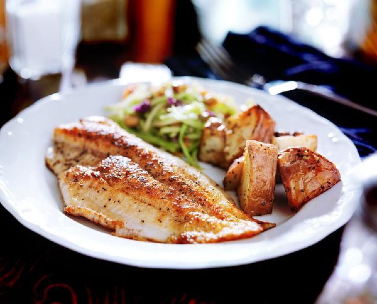 Tilapia Grelhada Tilápia Com 2 Molhos, Tilápia Grelhada Já é