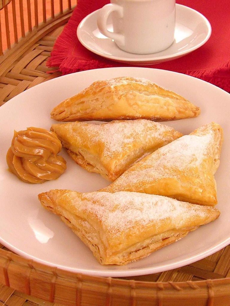 Folhado com doce de leite: um croissant diferente e saboroso