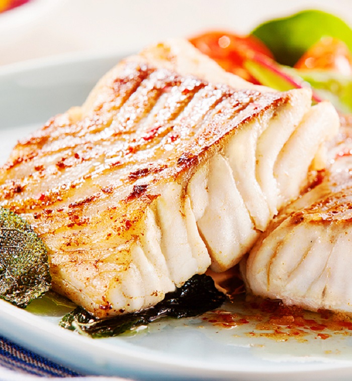 Como fazer um robalo assado igual aos feitos na praia: receita fácil demais