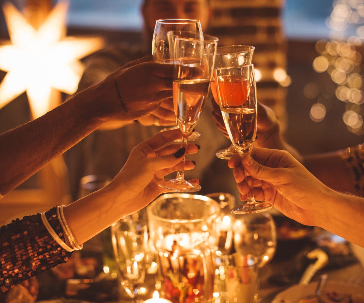 O que fazer para jantar na virada do ano com os amigos nunca foi tão ...