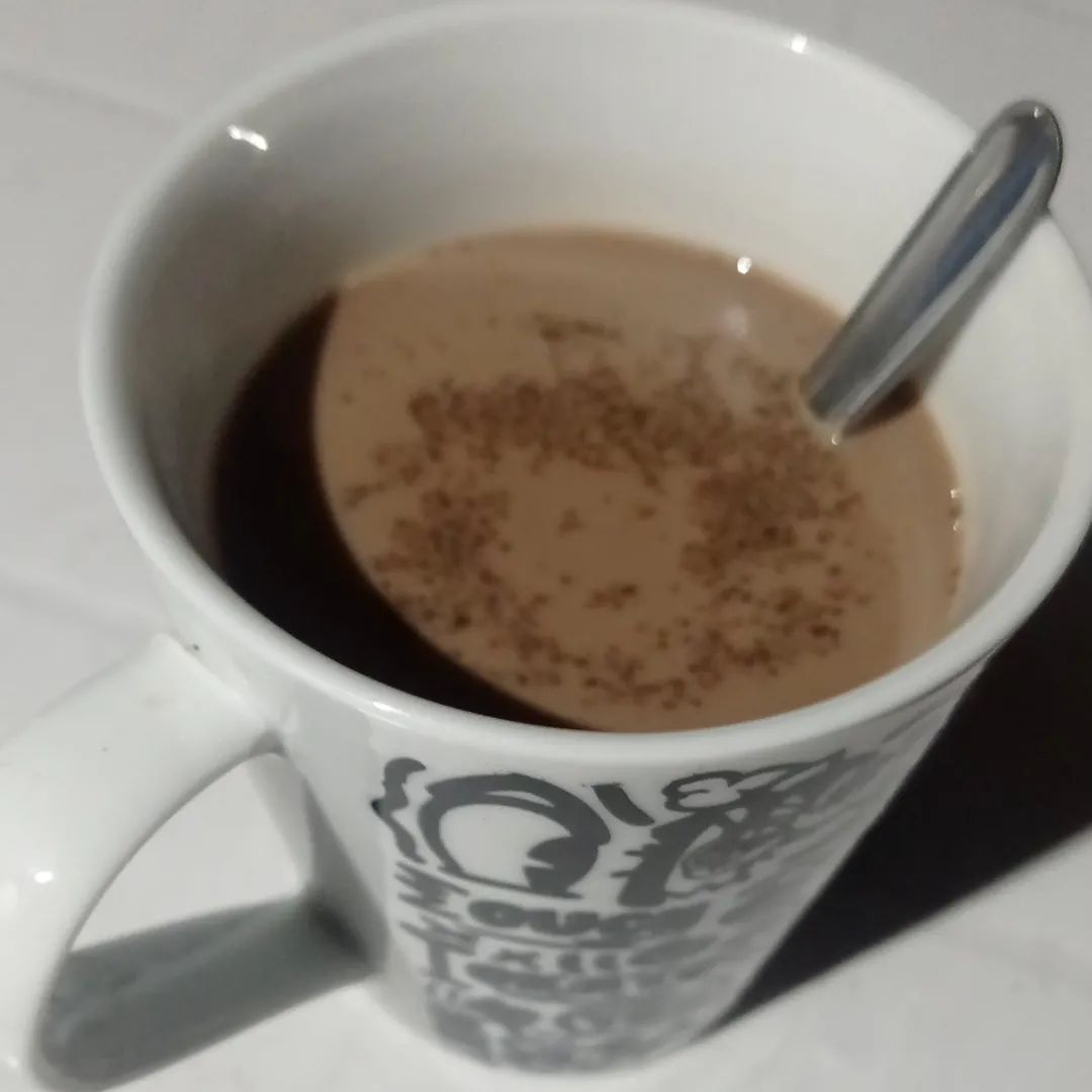 Receita de café com chocolate quente bem cremosa e deliciosa demais
