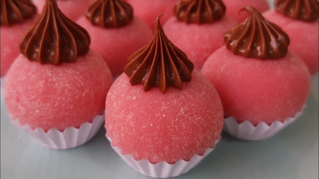 Brigadeiro de morango com tang perfeita para aquela tarde com uma ...