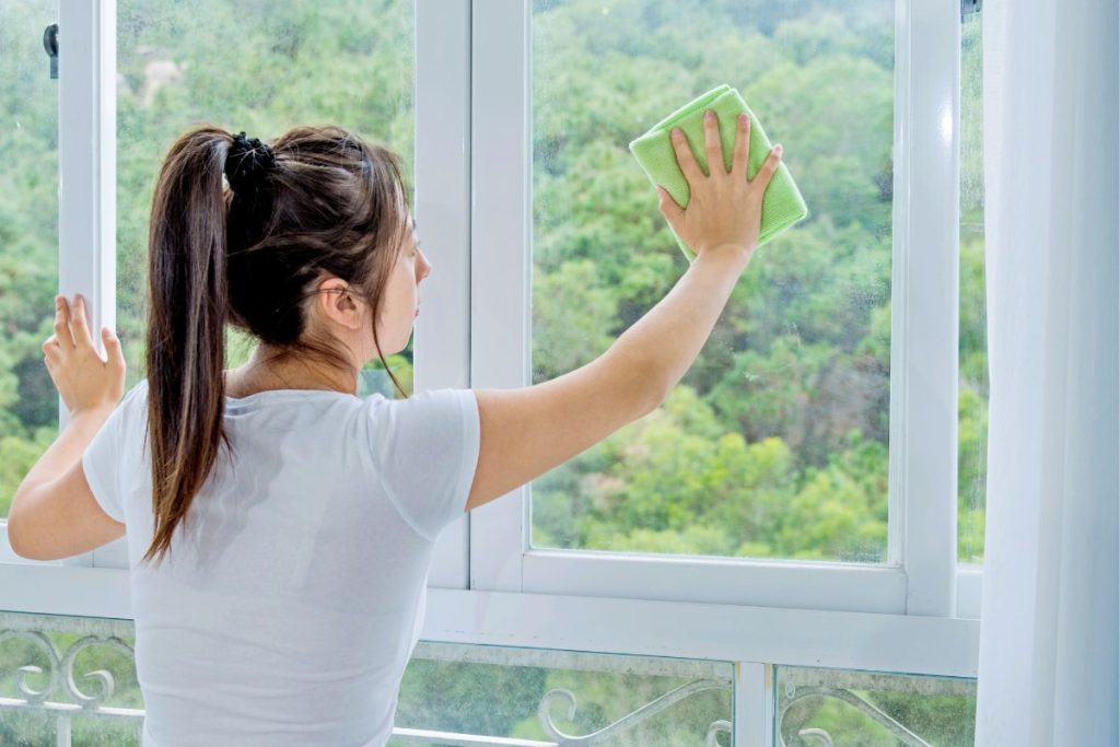 Como limpar janelas de forma eficiente e rápida que toda dona de casa vai amar - Receitinhas