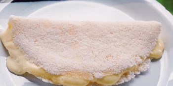 Tapioca de queijo mussarela muito deliciosa para o café da manhã ou tarde