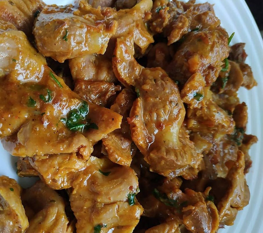 Moela de frango com gostinho de prato típico caseiro