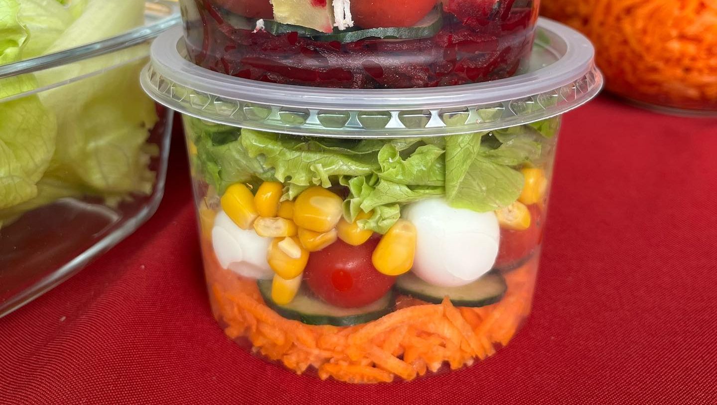 Salada no pote para almoço: praticidade incrível