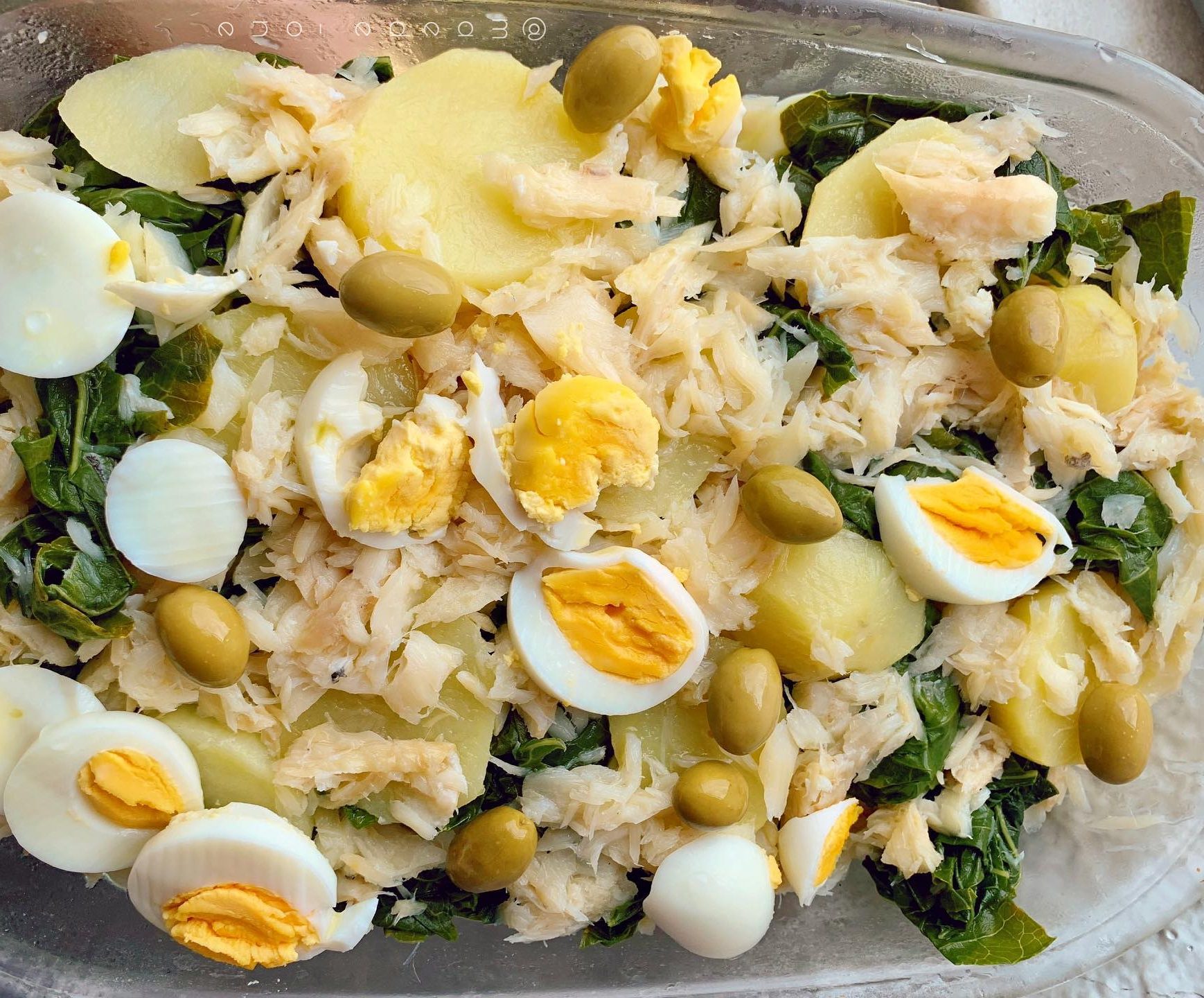 Salada de bacalhau fria ótima para qualquer ocasião
