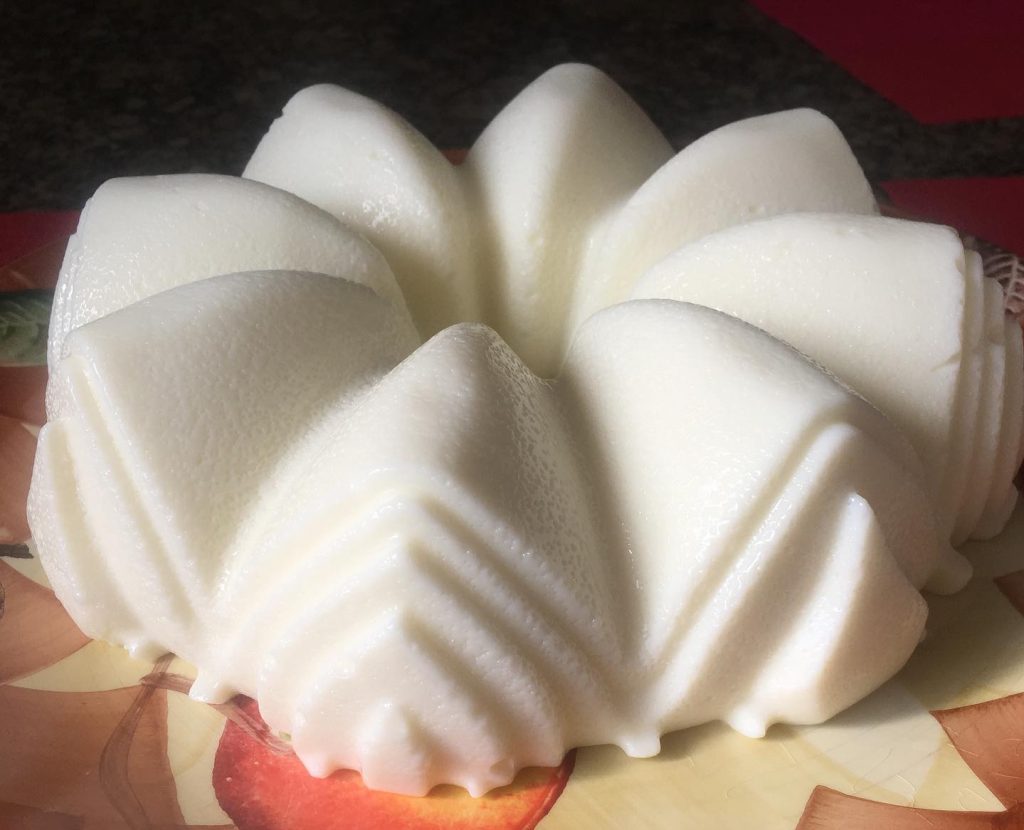 Essa receita de manjar simples é barata e fácil