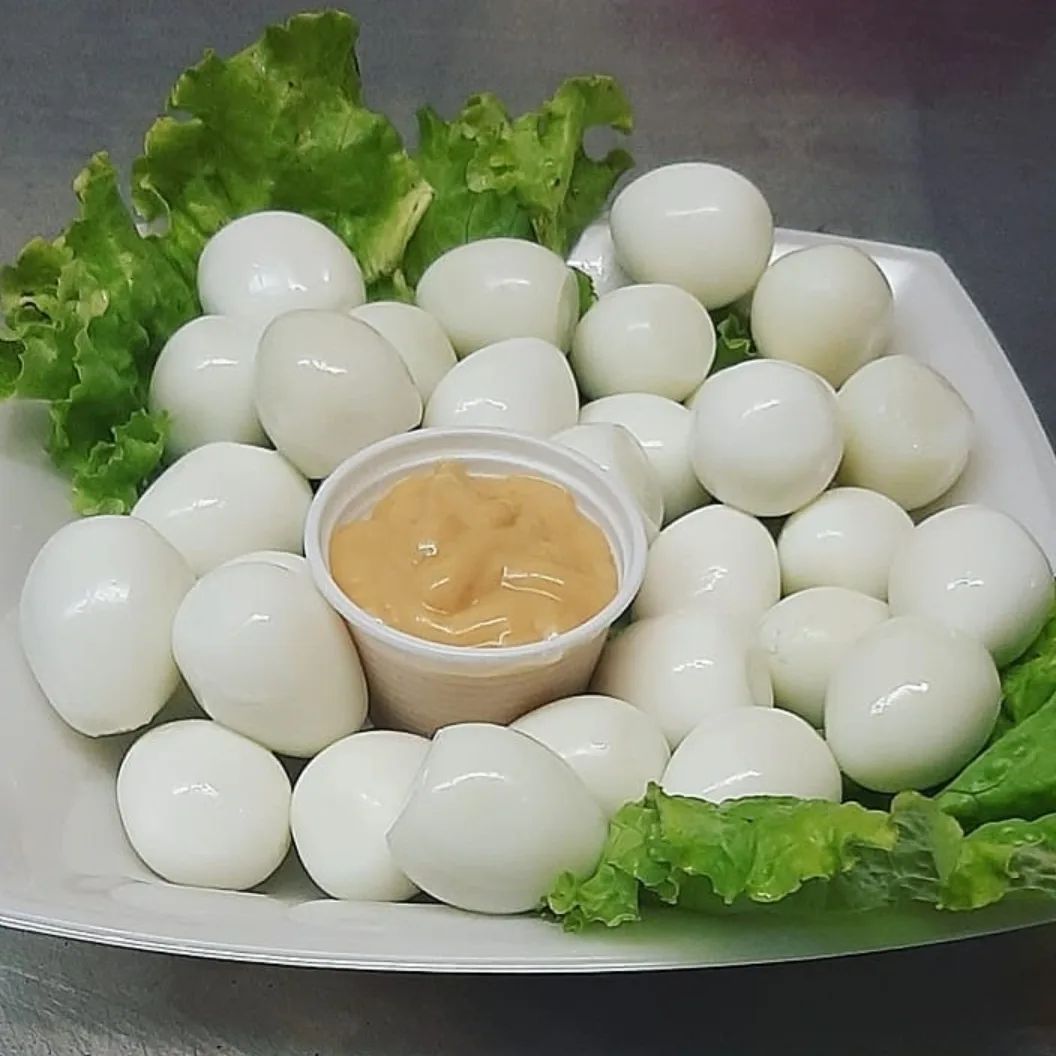 Receita de Como fazer ovos de codorna cozidos: tempo padrão para ficar ...