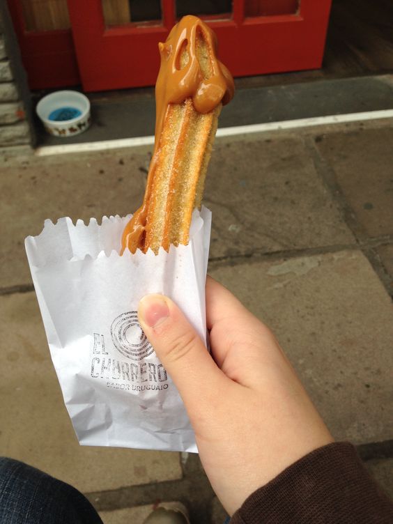 Receita de Como fazer churros recheado com doce de leite com gosto caseiro