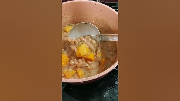 Feijão com jerimum tem receita fácil e rápida